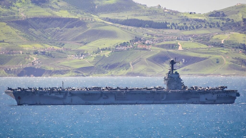 Le supercarrier USS Gerald R. Ford a traversé la Méditerranée - 45eNord.ca